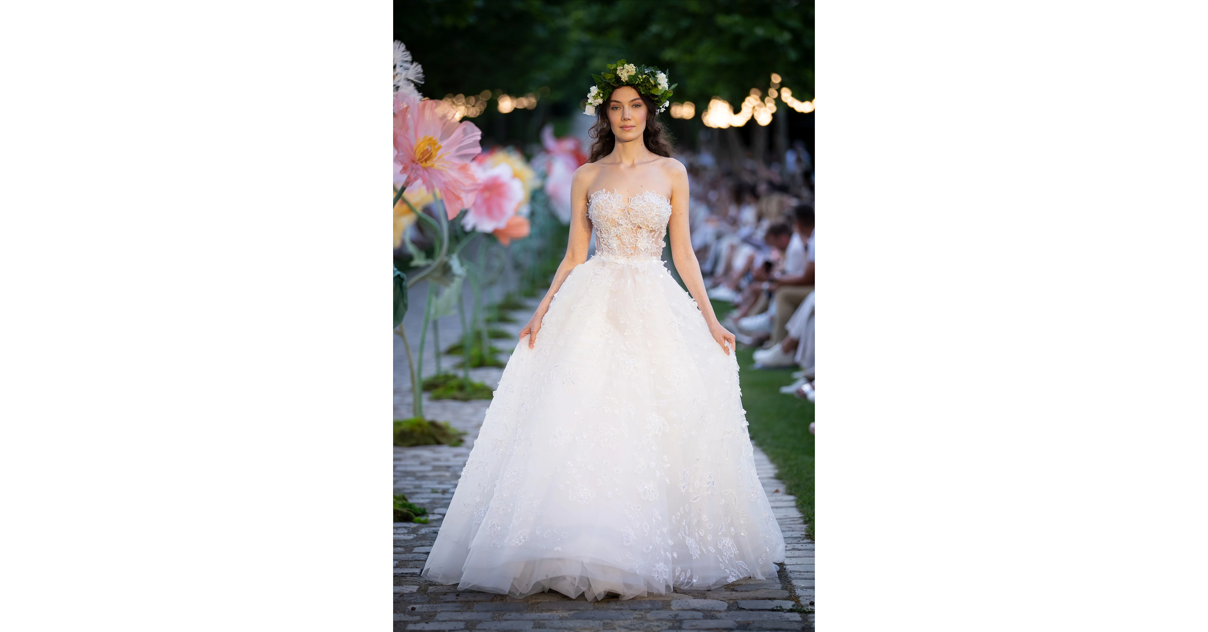 MID 032 - Daalarna - unique wedding gowns for the modern bride